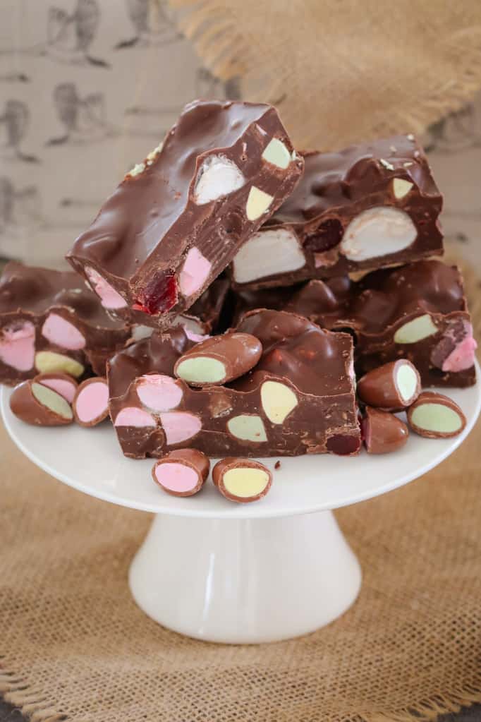 Clinkers Rocky Road | Super Easy 10 Minute Recipe - Bake Play Smile