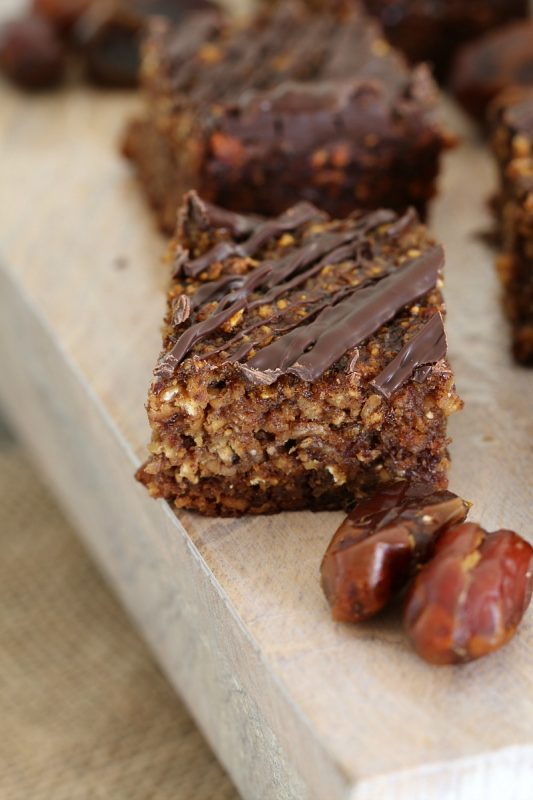 Healthy Oat and Date Slice
