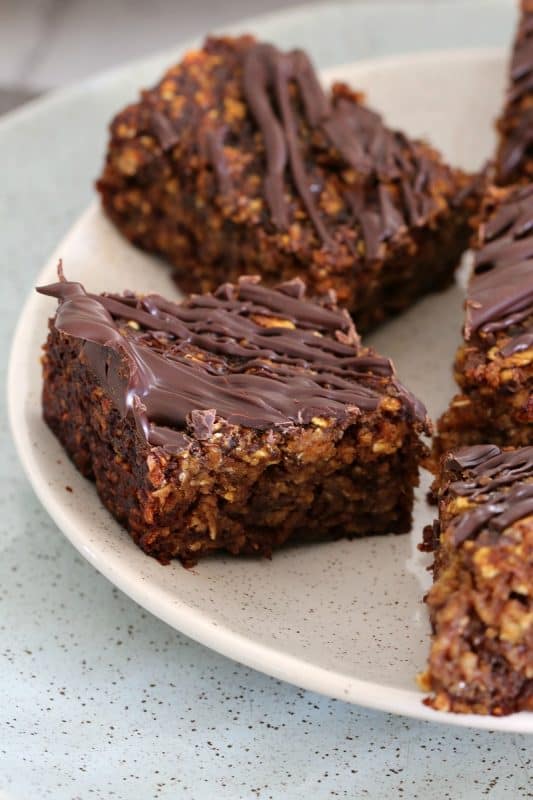 Healthy Oat and Date Slice