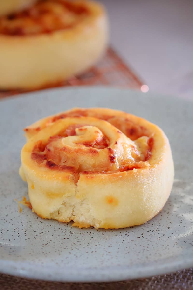 Pizza Scrolls | Ham, Pineapple and Cheese - Bake Play Smile