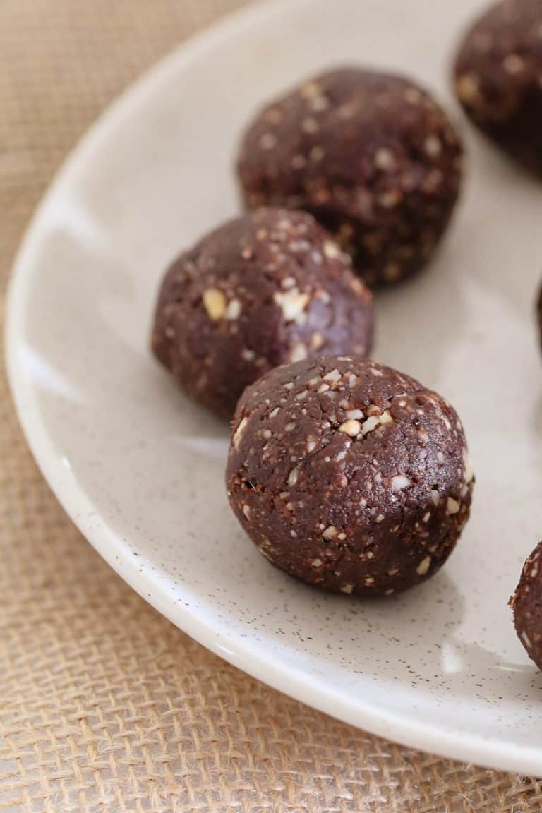 Healthy 'Nutella' Protein Balls | 3 Ingredients - Bake Play Smile