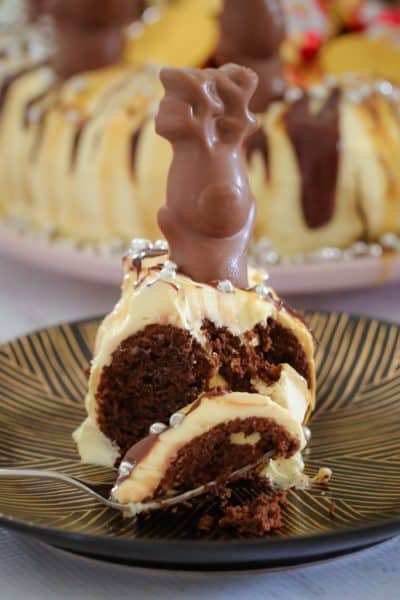 Christmas Chocolate Ripple Cake Wreath | Caramel & Nutella - Bake Play ...