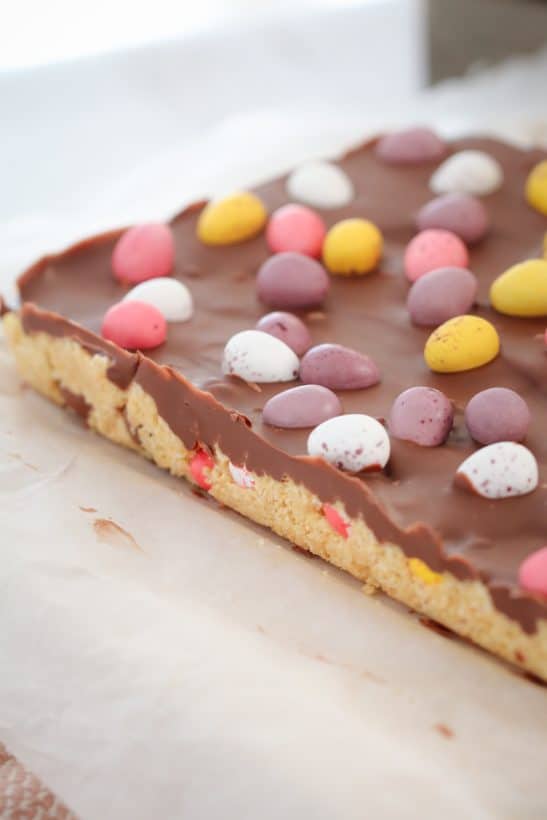 Super Easy No-Bake Easter Egg Slice - Bake Play Smile
