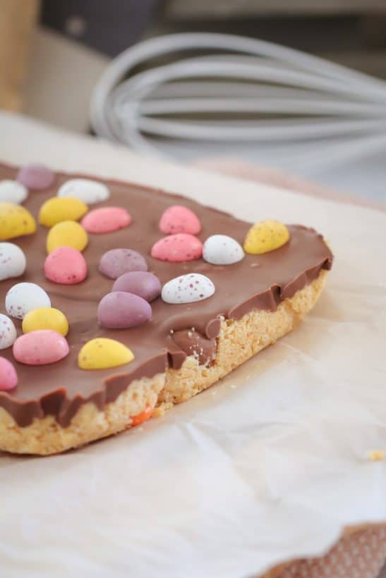 Super Easy No-Bake Easter Egg Slice - Bake Play Smile