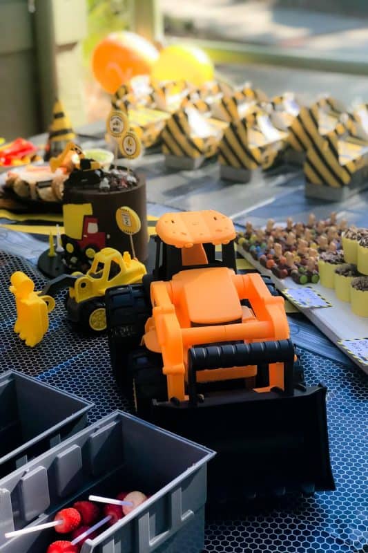 The BEST Digger Party Ideas and Recipes | Kids Parties - Bake Play Smile