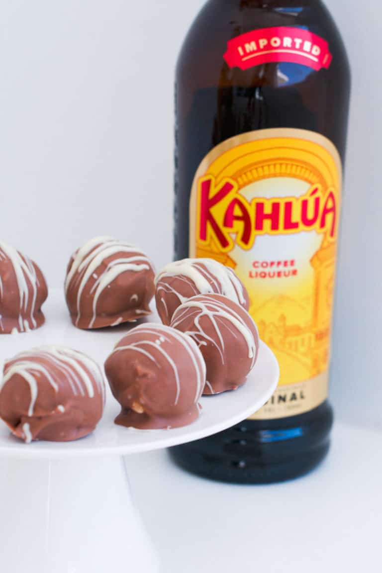 Kahlua Cheesecake Balls | No Bake Recipe - Bake Play Smile