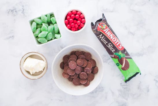 Christmas Mint Slice Balls | Easy No-Bake Recipe - Bake Play Smile