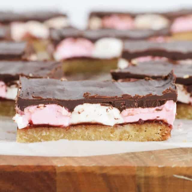 Wagon Wheel Marshmallow Slice - Bake Play Smile