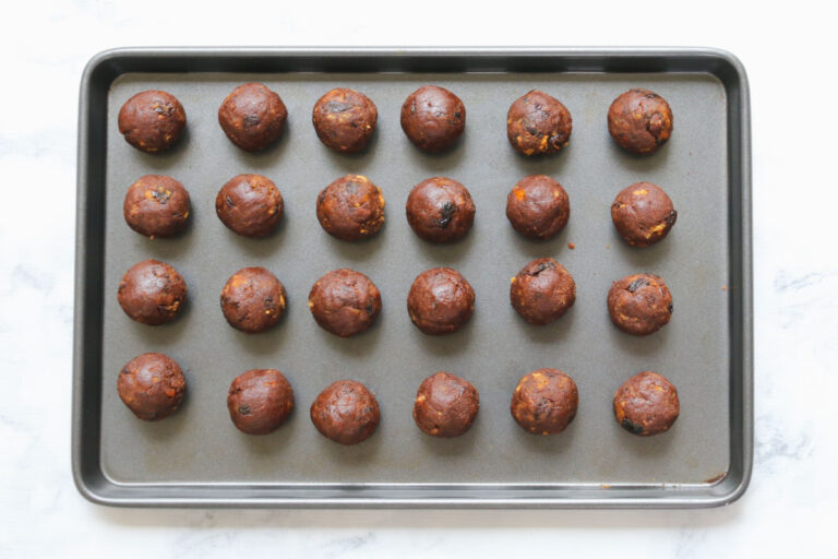 Mini Christmas Puddings - Bake Play Smile