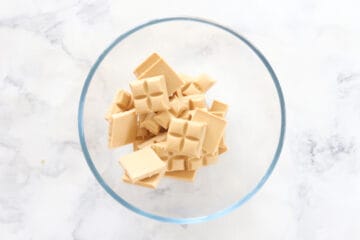Caramilk 2 Ingredient Fudge - Bake Play Smile