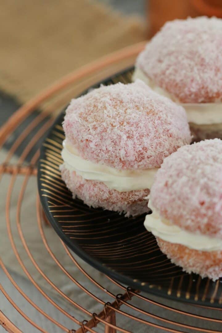 Raspberry & Cream Jelly Cakes - Bake Play Smile