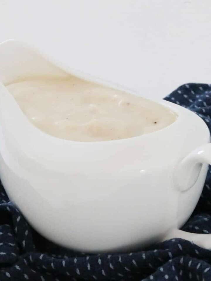 Easy Cheesy & Creamy Bechamel Sauce (Mornay Sauce) - Bake Play Smile