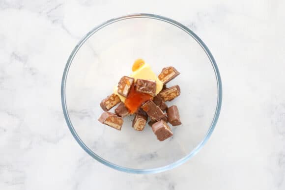 Snickers Slice | Easy No Bake Recipe - Bake Play Smile