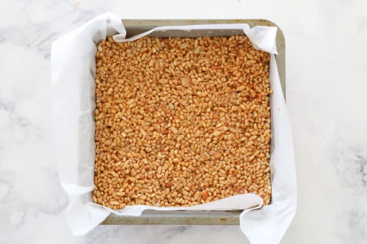 Snickers Slice | Easy No Bake Recipe - Bake Play Smile