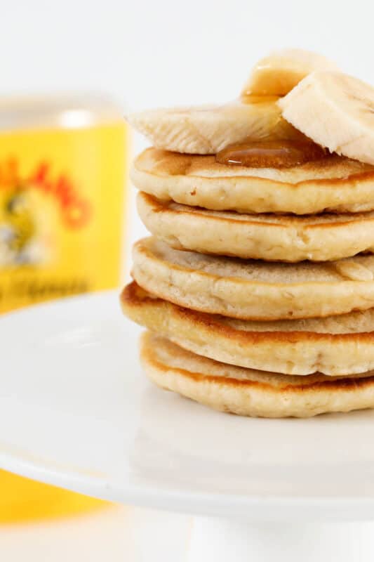 The BEST & FLUFFIEST Banana Pikelets Recipe - Bake Play Smile
