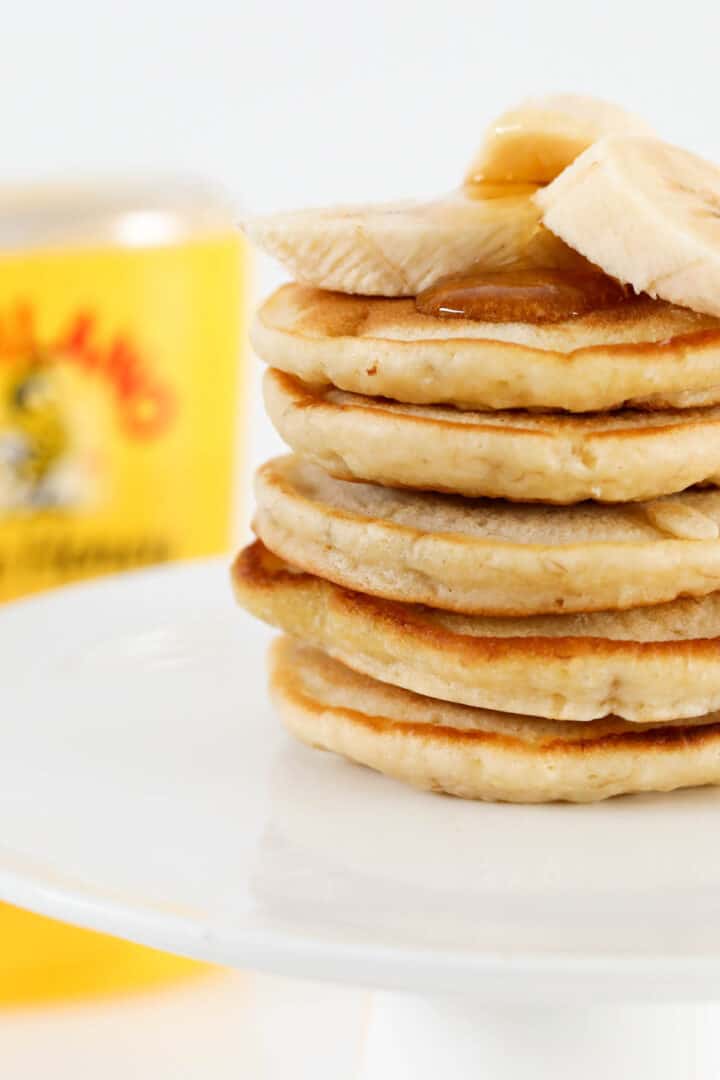 The BEST & FLUFFIEST Banana Pikelets Recipe - Bake Play Smile