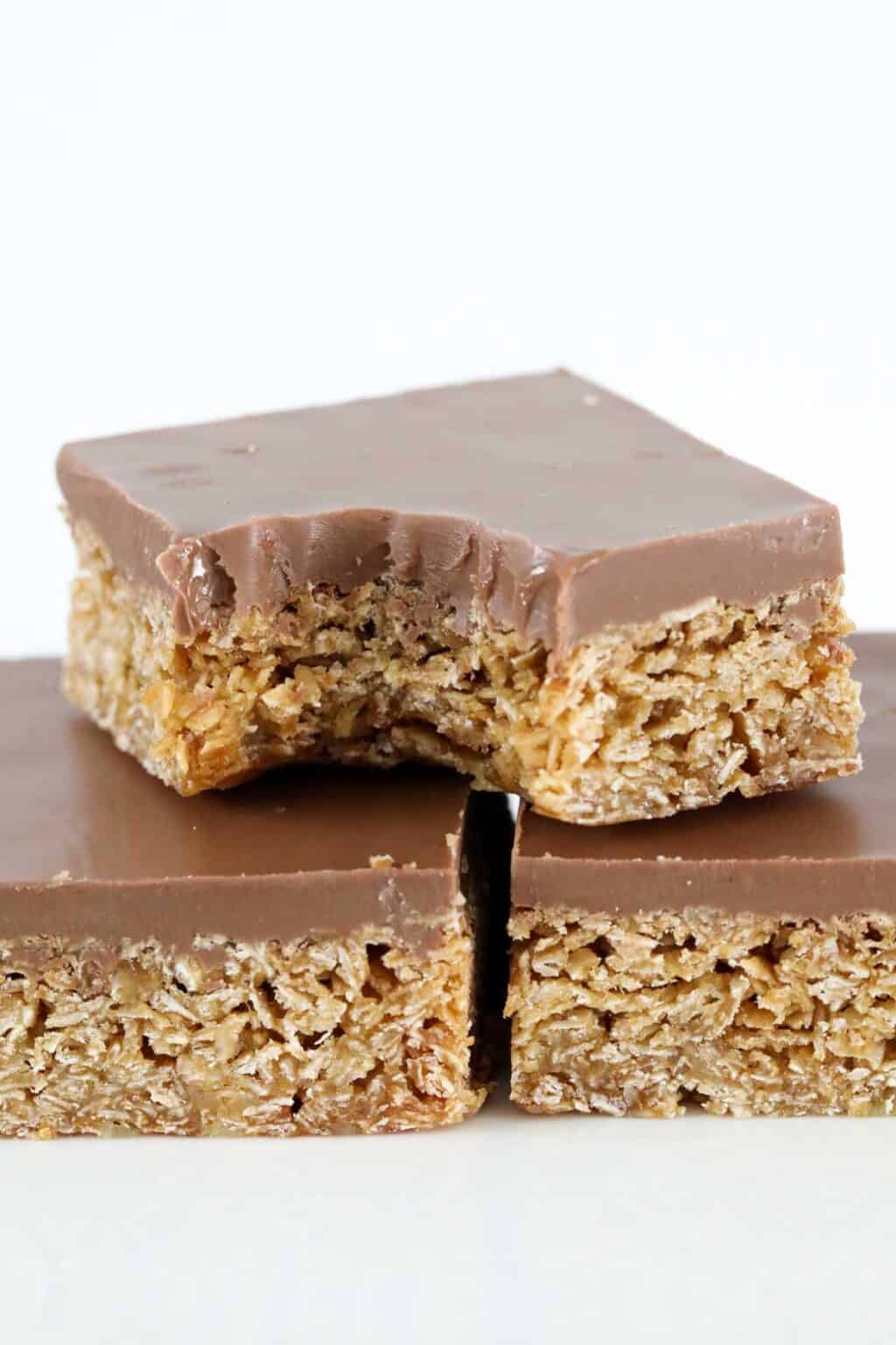 Chocolate Flapjacks | 5 Ingredients - Bake Play Smile