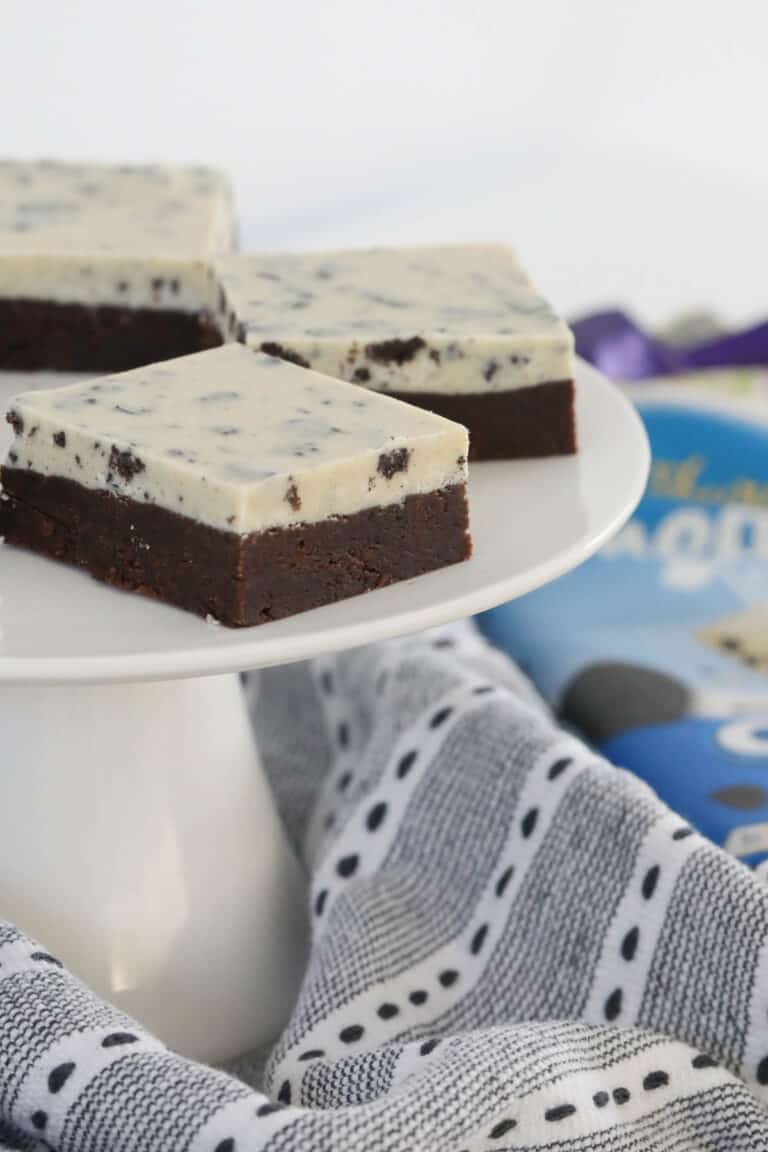 5 Ingredient Cookies & Cream Slice | No-Bake - Bake Play Smile