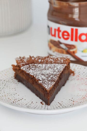 The FAMOUS 2 Ingredient Nutella Cake Recipe - Bake Play Smile