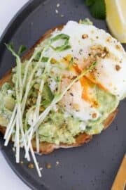 The BEST Homemade (Cafe Style) Smashed Avocado Recipe - Bake Play Smile