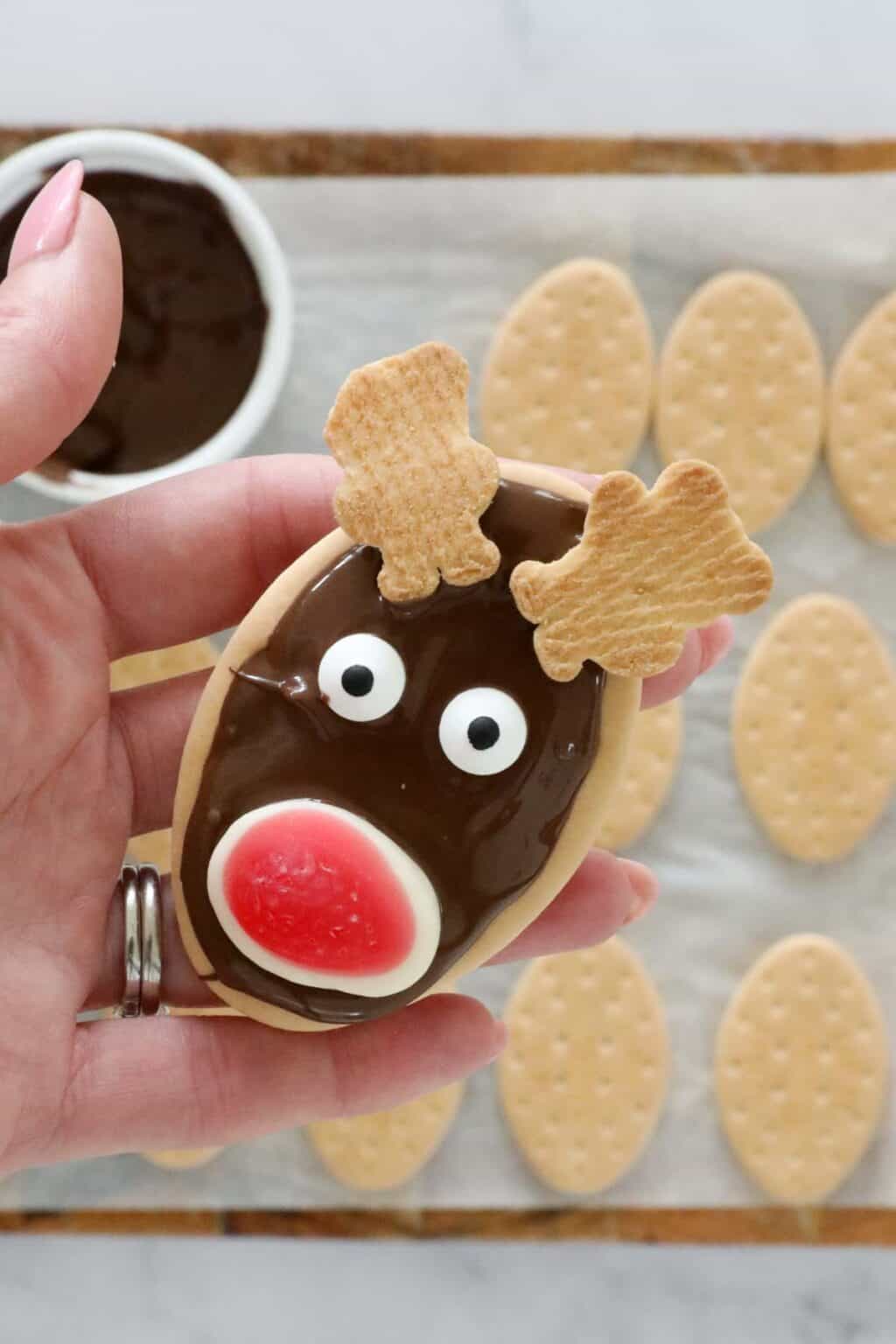 Super Cute Reindeer Biscuits | 5 Ingredients & Ready In 5 Minutes ...
