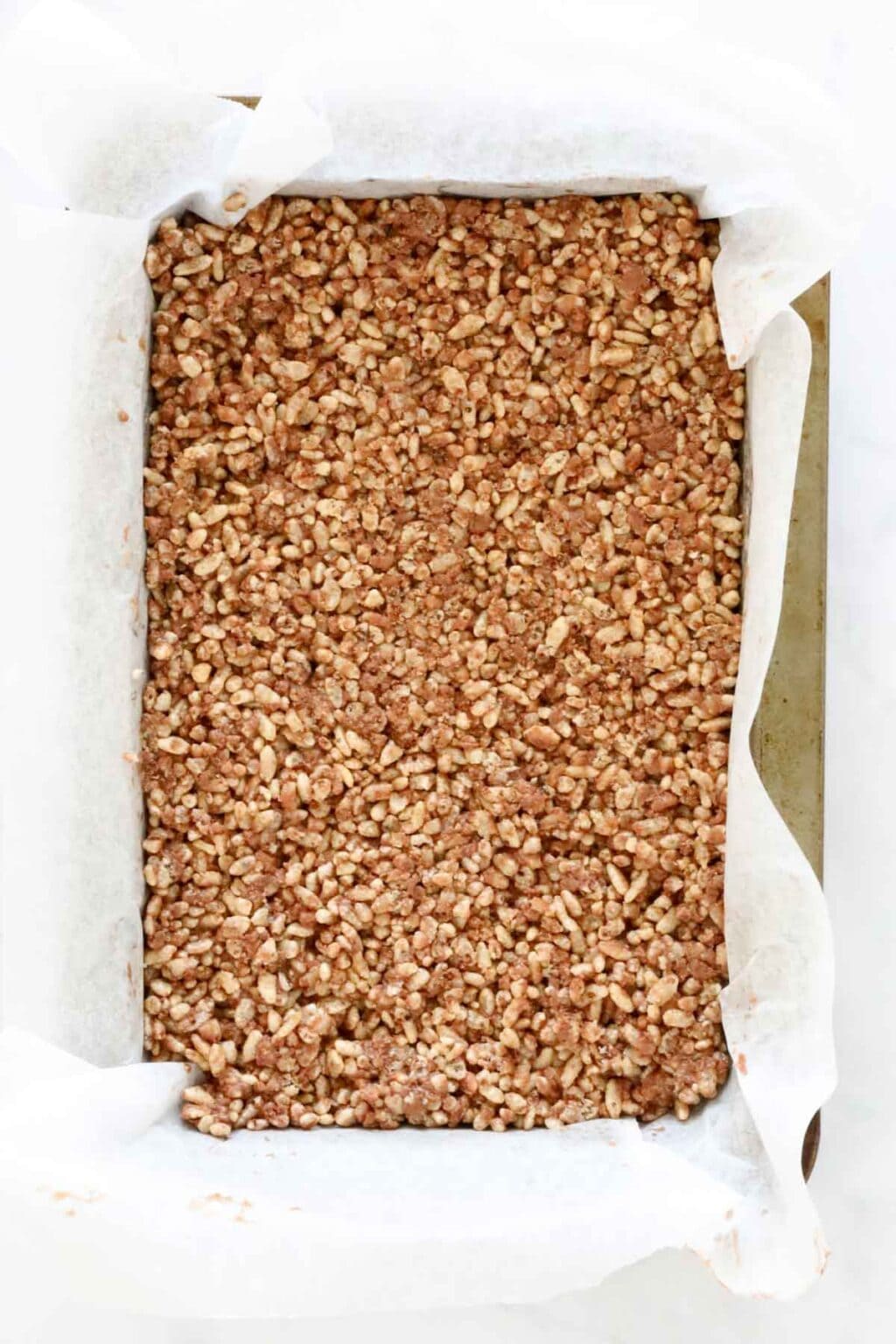 No-Bake Chocolate Rice Bubble Slice | 4 Ingredient Recipe - Bake Play Smile