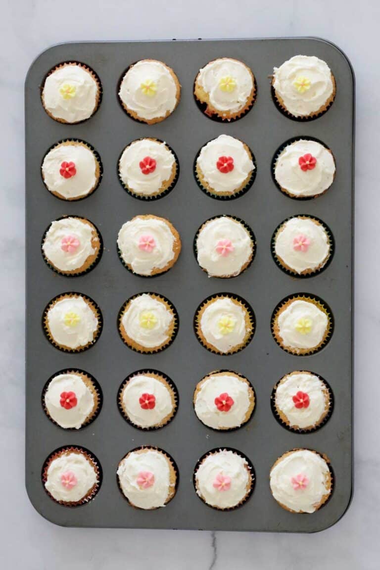 Super Cute Mini Cupcakes with Vanilla Buttercream - Bake Play Smile
