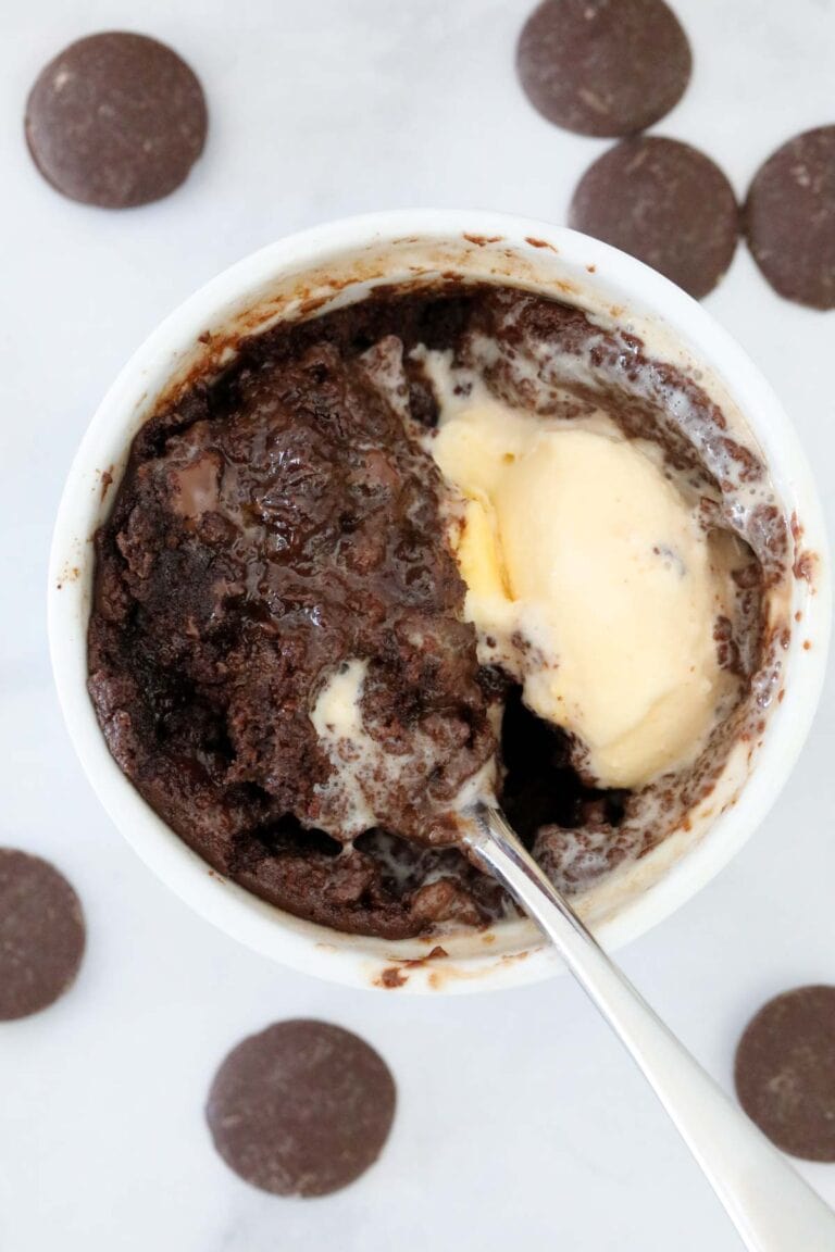 Molten Chocolate Lava Mug Cake | 2 Minute Microwave Recipe - Bake Play ...