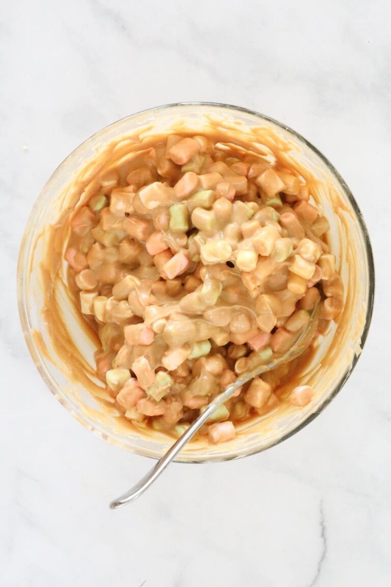 4 Ingredient Peanut Butter Marshmallow Squares | No Bake Recipe - Bake Play Smile