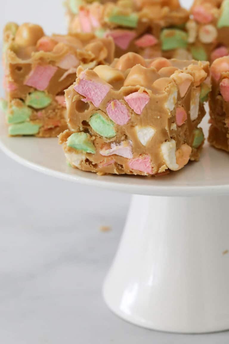 4 Ingredient Peanut Butter Marshmallow Squares | No Bake Recipe - Bake Play Smile