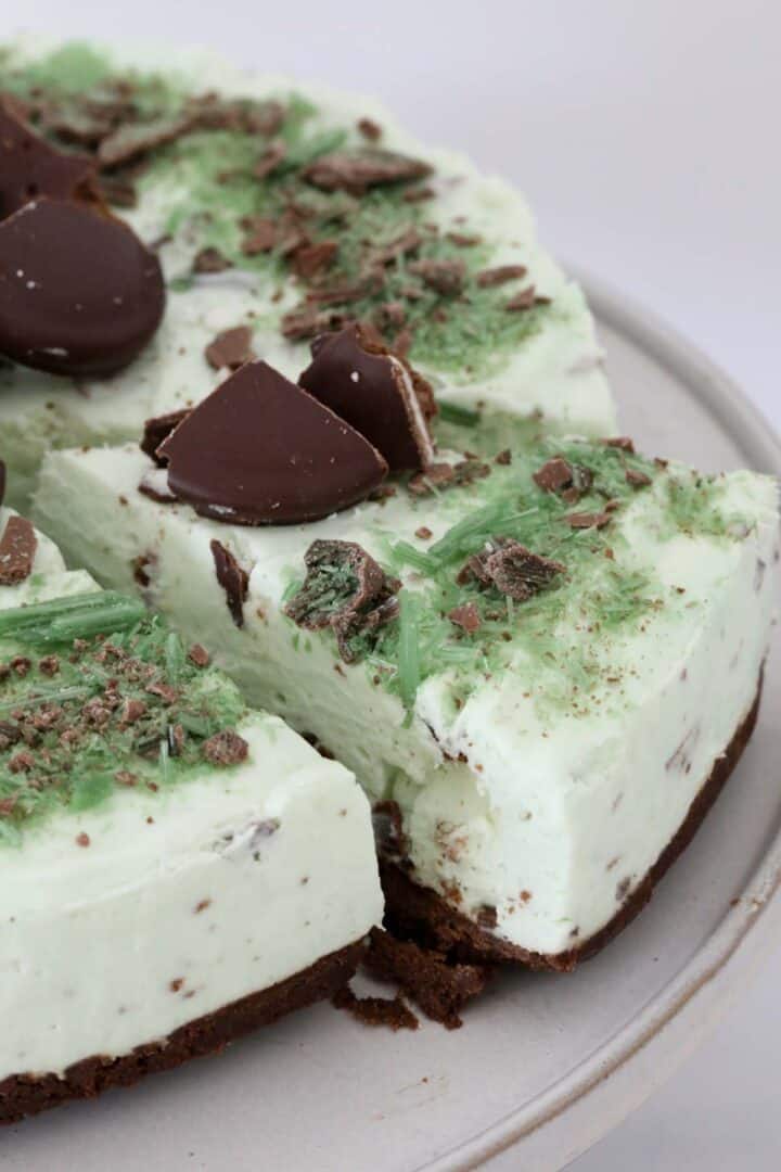 No Bake 'Mint Slice' Peppermint Cheesecake - Bake Play Smile