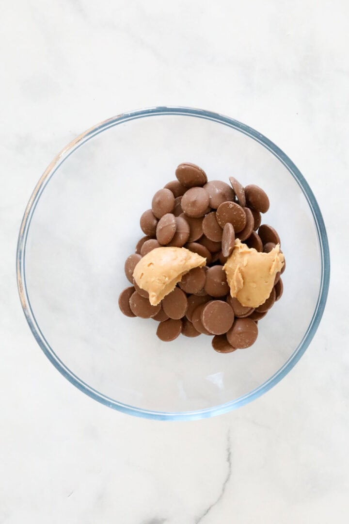 How To Make Chocolate Spiders | 3 Ingredients! - Bake Play Smile
