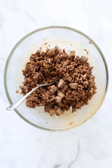 Coco Pop Mars Bar Slice | 10 Minute No Bake Recipe - Bake Play Smile