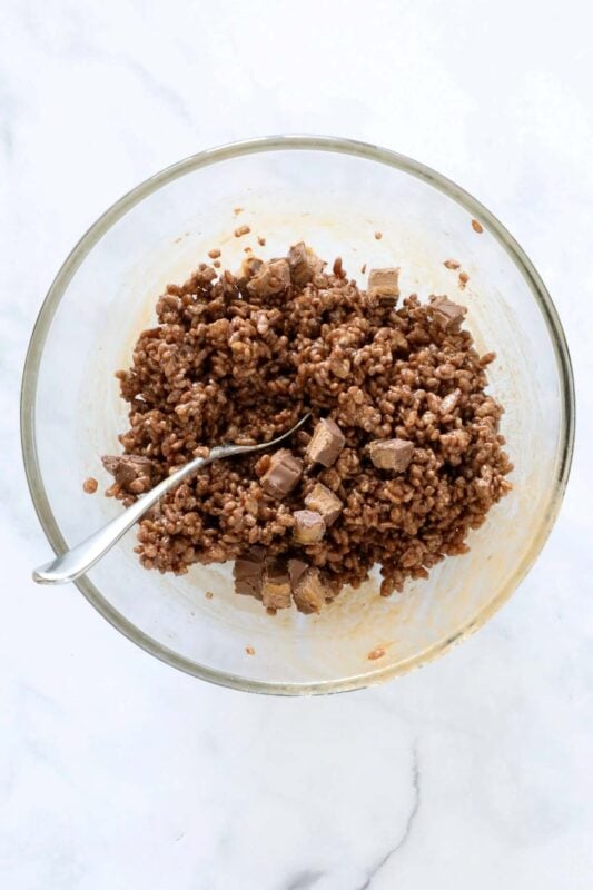 Coco Pop Mars Bar Slice | 10 Minute No Bake Recipe - Bake Play Smile