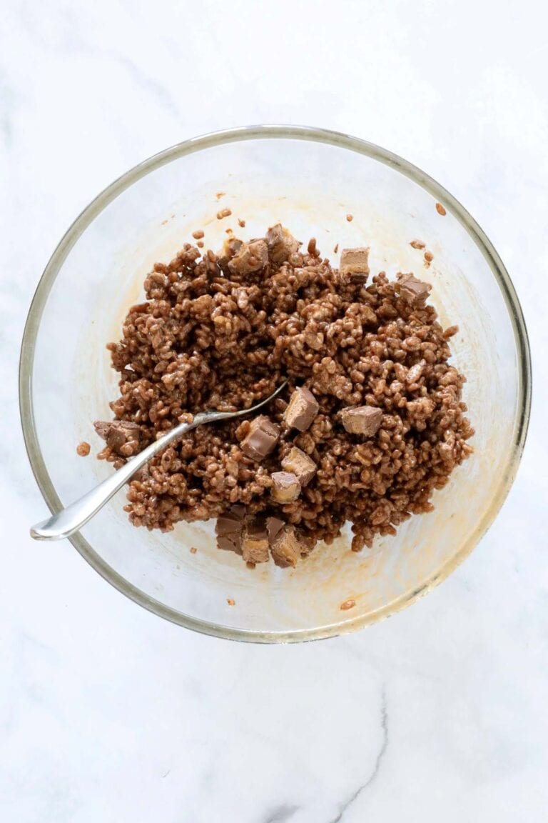 Coco Pop Mars Bar Slice | 10 Minute No Bake Recipe - Bake Play Smile