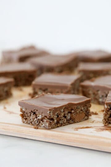 Coco Pop Mars Bar Slice | 10 Minute No Bake Recipe - Bake Play Smile
