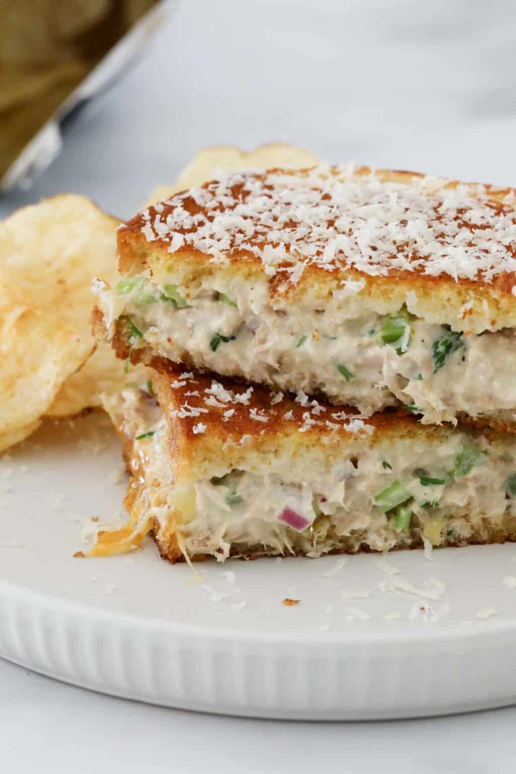 How To Make The ULTIMATE Cheesy Tuna Melt Sandwich - Bake Play Smile